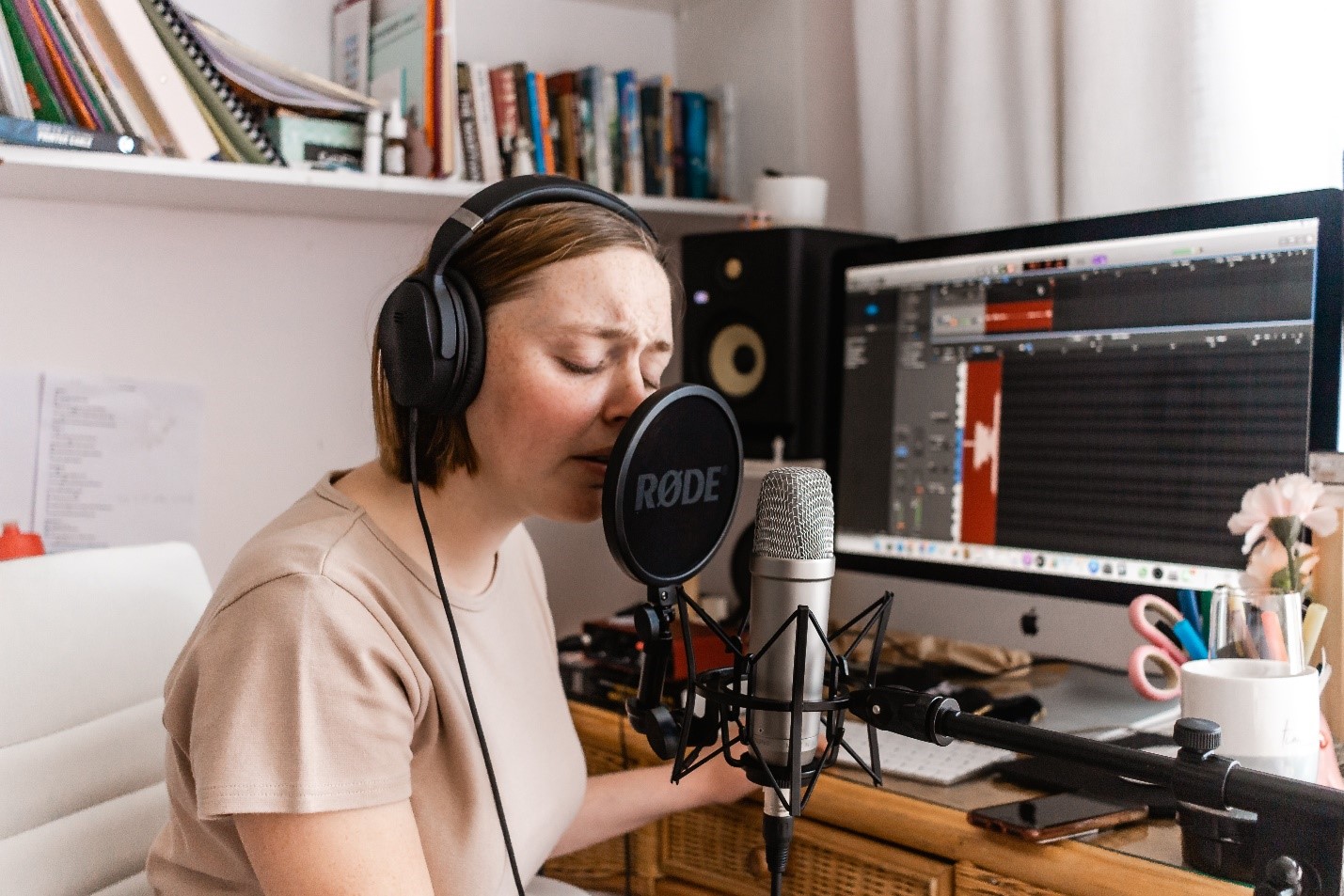 7 Qualities to Cultivate in College for an Aspiring Voice Actor – The ...